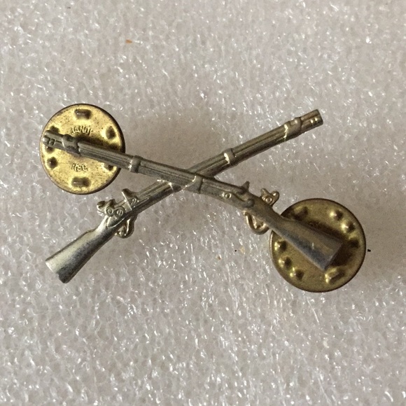 Vintage | Jewelry | Vintage Wwii Crossed Rifles Pin | Poshmark
